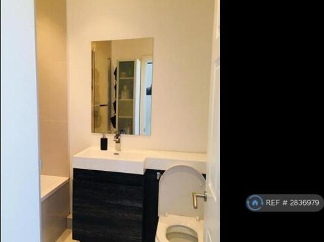 2 bedroom flat for rent in Lewisham, London, SE13