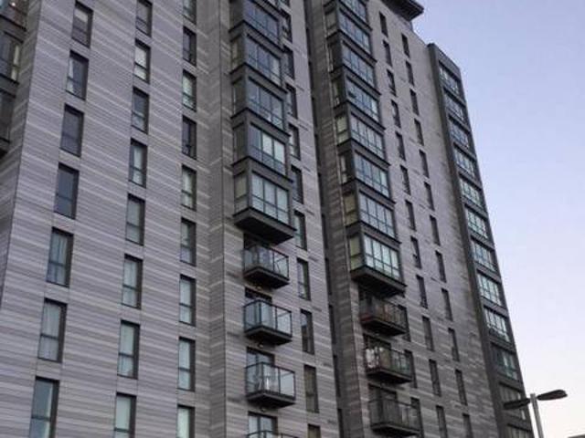 2 bedroom flat for rent in Lexington apartment Slough SL2