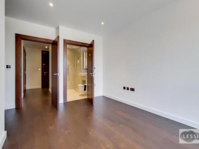 2 bedroom flat for rent in Lexington Gardens, London, SW11