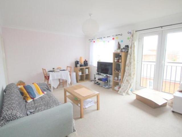 2 bedroom flat for rent in Lime Court, Great Western Road, Gloucester, GL1