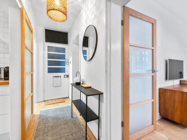 2 bedroom flat for rent in Limes Gardens, SW18