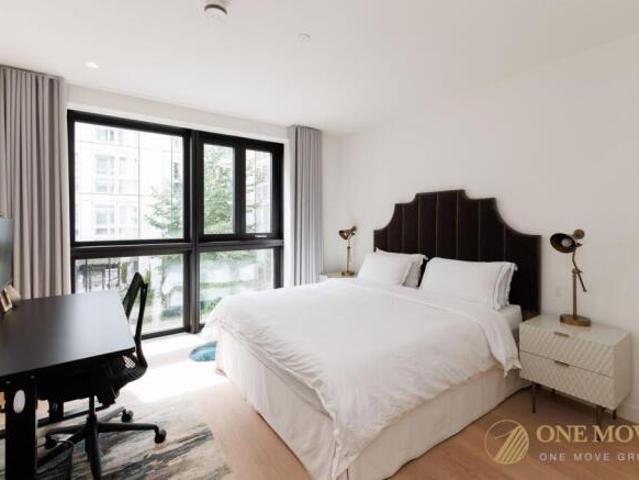 2 bedroom flat for rent in Lincoln Square, WC2A