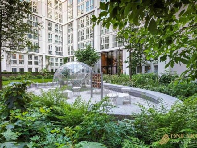 2 bedroom flat for rent in Lincoln Square, London, WC2A