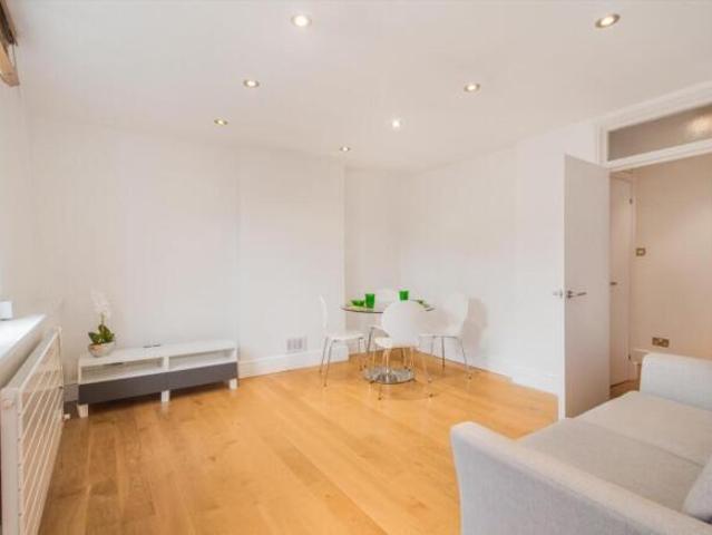 2 bedroom flat for rent in Linden Gardens, London, W2