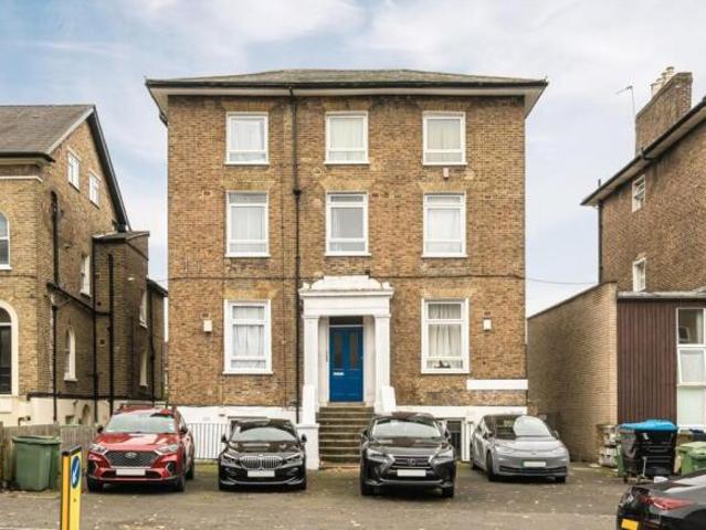 2 bedroom flat for rent in Linden Grove, Peckham, SE15