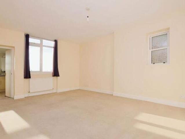 2 bedroom flat for rent in Linden Grove Peckham SE15