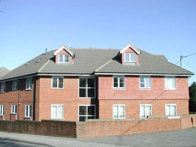 2 bedroom flat for rent in Lindford GU35