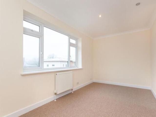 2 bedroom flat for rent in Lindfield Gardens, Guildford, GU1