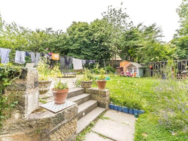 2 bedroom flat for rent in Lindsay Road, Leith, Edinburgh, EH6