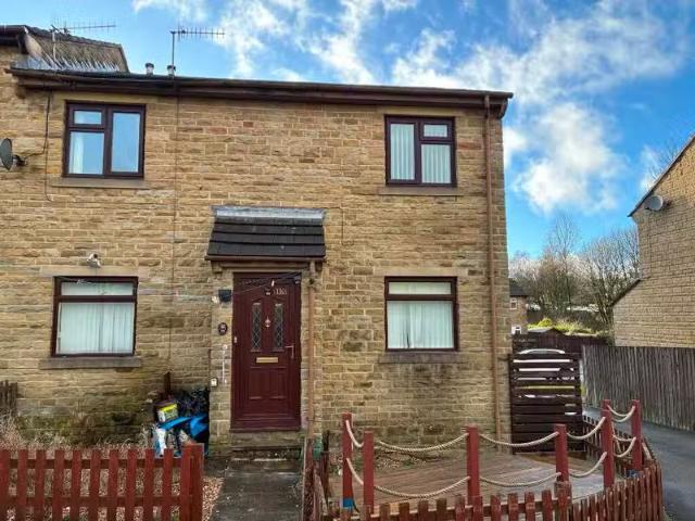 2 bedroom flat for rent in Ling Park Avenue, BD15