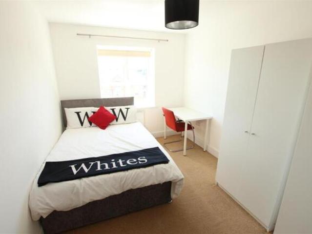 2 bedroom flat for rent in Lion Court, Northampton, NN4