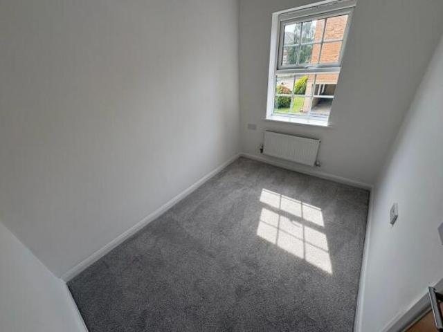 2 bedroom flat for rent in Lion Court, Northampton, NN4