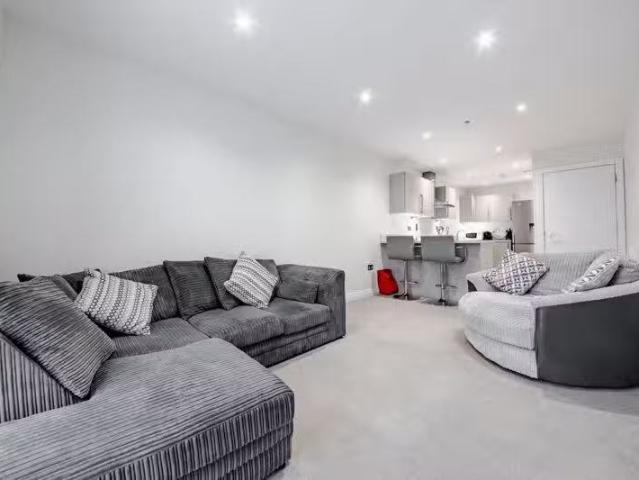 2 bedroom flat for rent in Liberty House, Bessemer Road, Welwy.