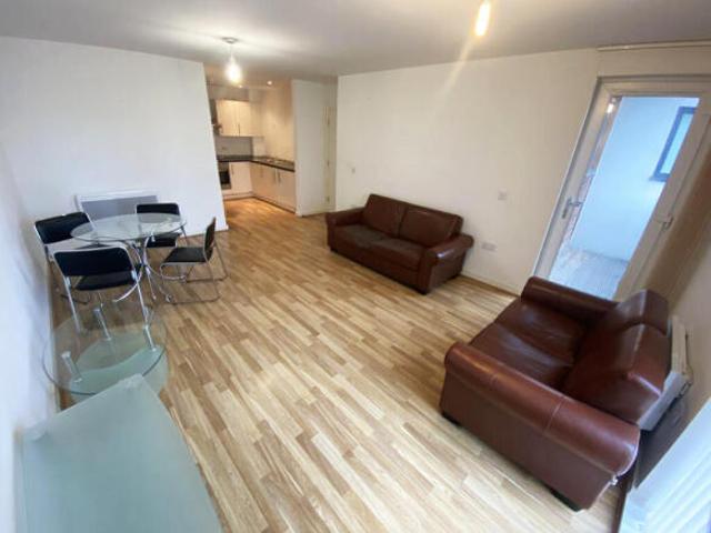 2 bedroom flat for rent in Life Building, M15