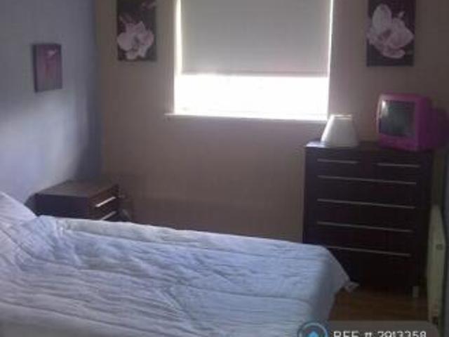 2 bedroom flat for rent in Little Bolton Terrace, Eccles, M5