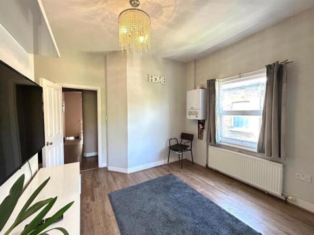 2 bedroom flat for rent in Little Ealing Lane, London, W5