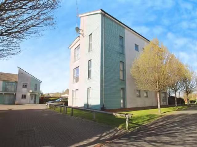 2 bedroom flat for rent in Little Locky Close Cheswick Villa.