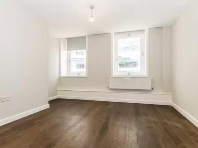 2 bedroom flat for rent in Little Somerset Street, Aldgate, E1