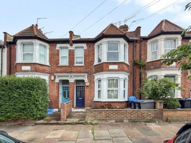 2 bedroom flat for rent in Litchfield Gardens, London, NW10