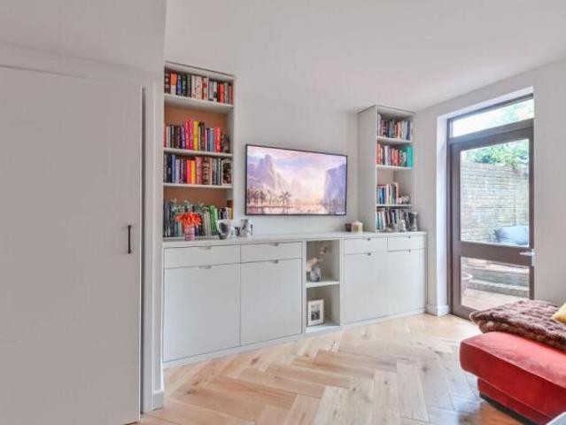 2 bedroom flat for rent in Liverpool Road, Islington, London, N7