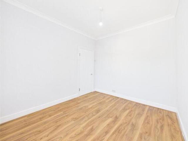 2 bedroom flat for rent in Livingstone Road, Walthamstow, E17