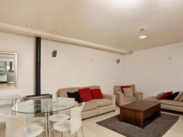 2 Bedroom Flat For Rent In London