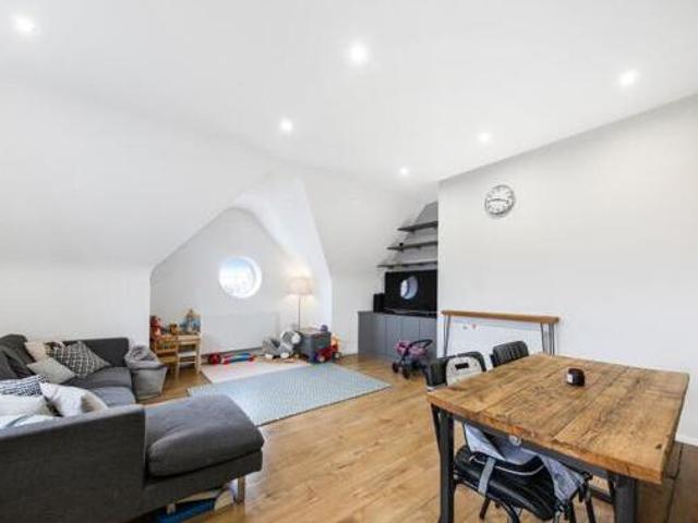 2 Bedroom Flat For Rent In London