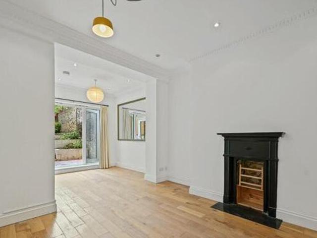 2 Bedroom Flat For Rent In London