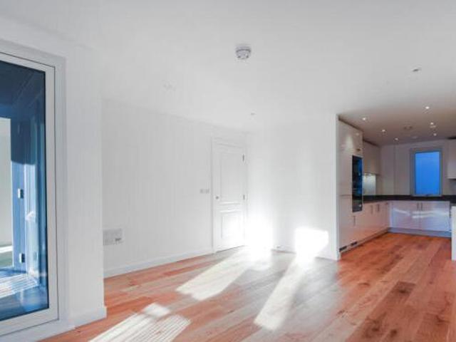 2 Bedroom Flat For Rent In London