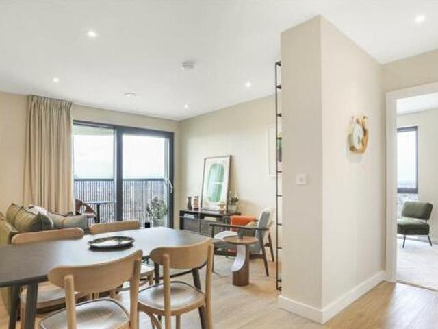 2 Bedroom Flat For Rent In London