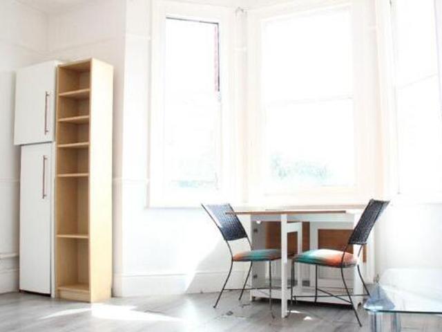 2 Bedroom Flat For Rent In London