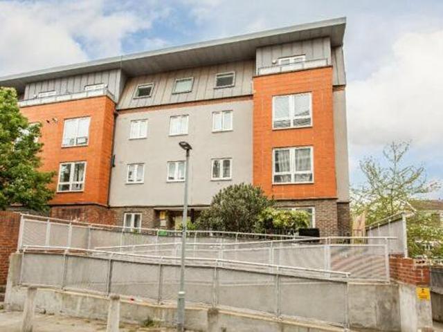 2 Bedroom Flat For Rent In London