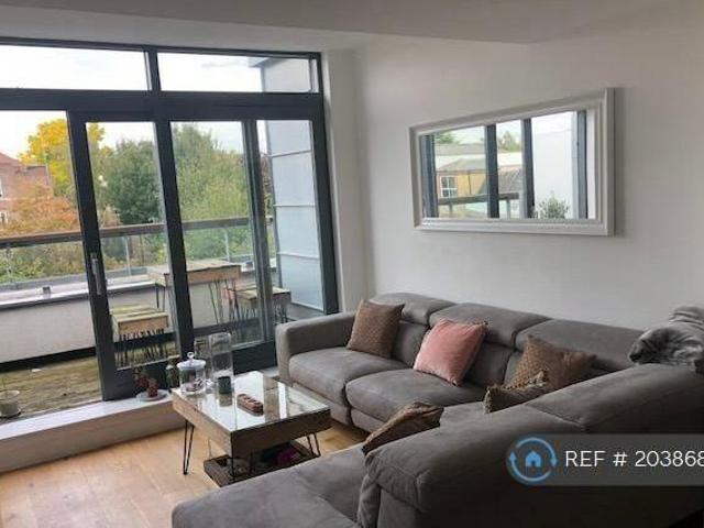 2 Bedroom Flat For Rent In London