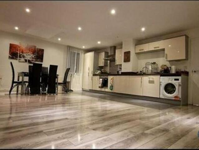 2 Bedroom Flat For Rent In London