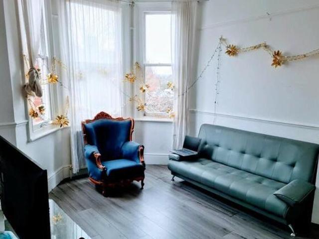 2 Bedroom Flat For Rent In London