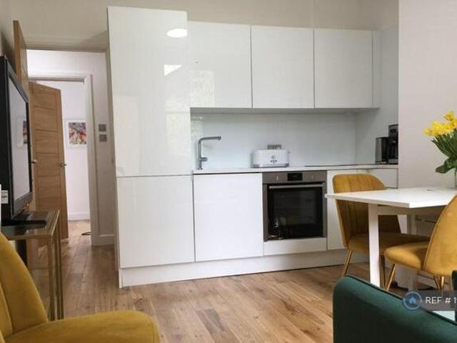 2 Bedroom Flat For Rent In London