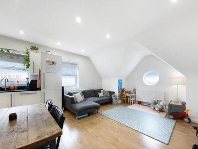 2 Bedroom Flat For Rent In London