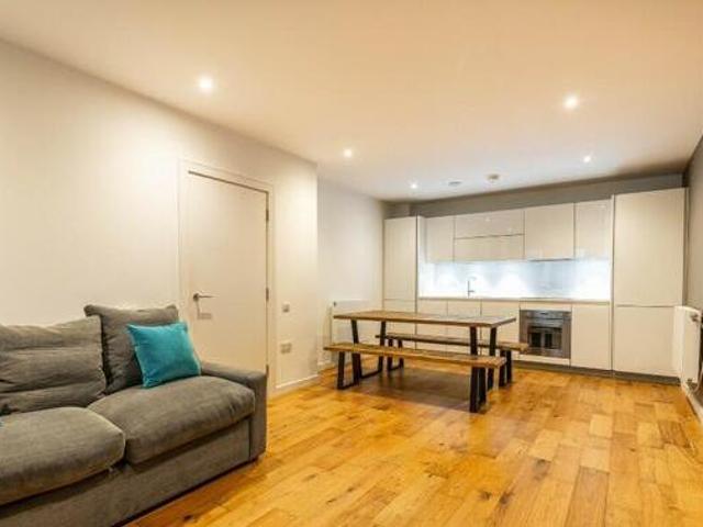 2 Bedroom Flat For Rent In London