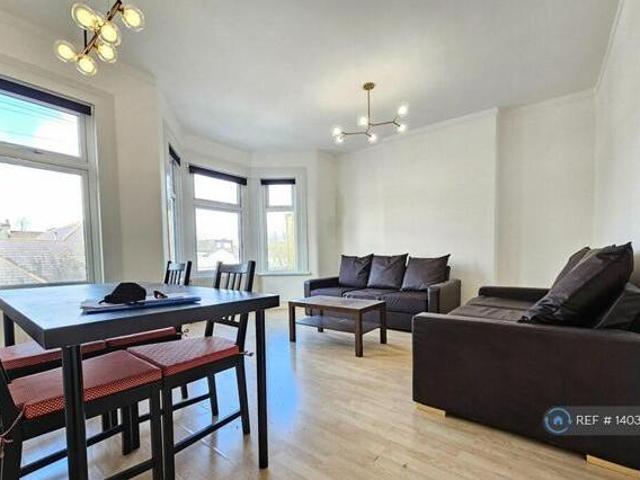 2 Bedroom Flat For Rent In London