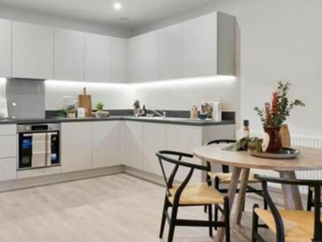 2 Bedroom Flat For Rent In London