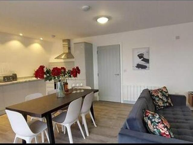 2 Bedroom Flat For Rent In London