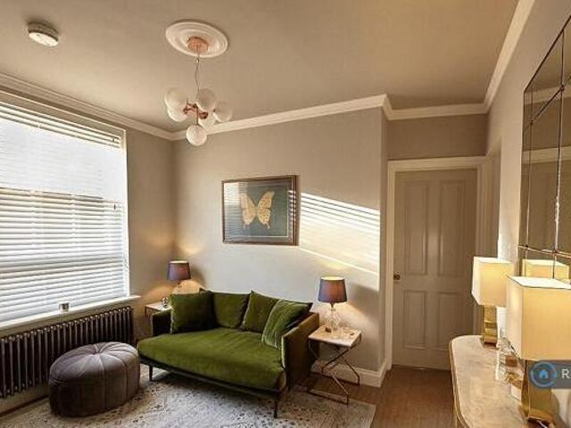 2 Bedroom Flat For Rent In London