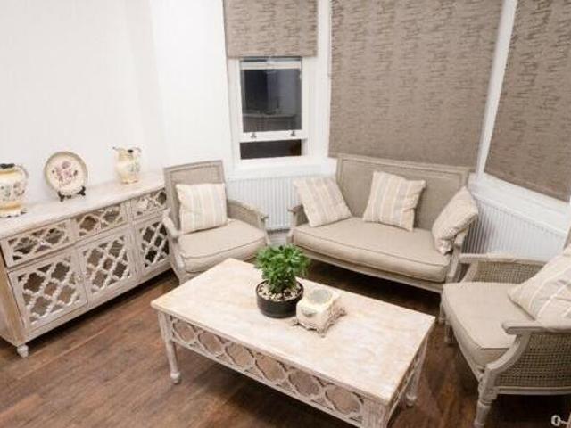 2 Bedroom Flat For Rent In London