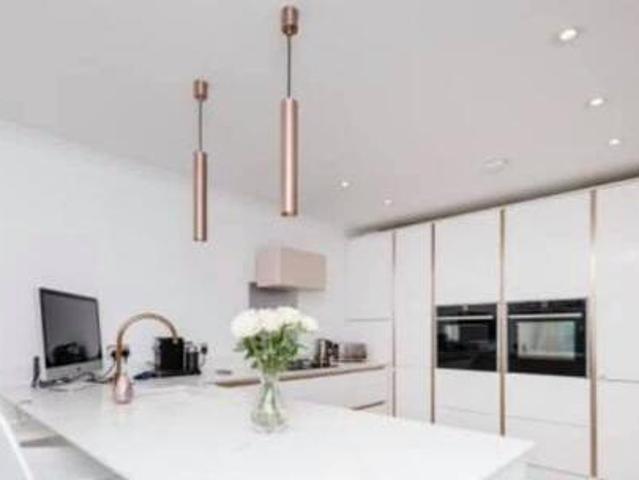 2 Bedroom Flat For Rent In London