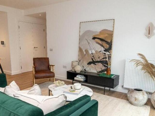 2 Bedroom Flat For Rent In London