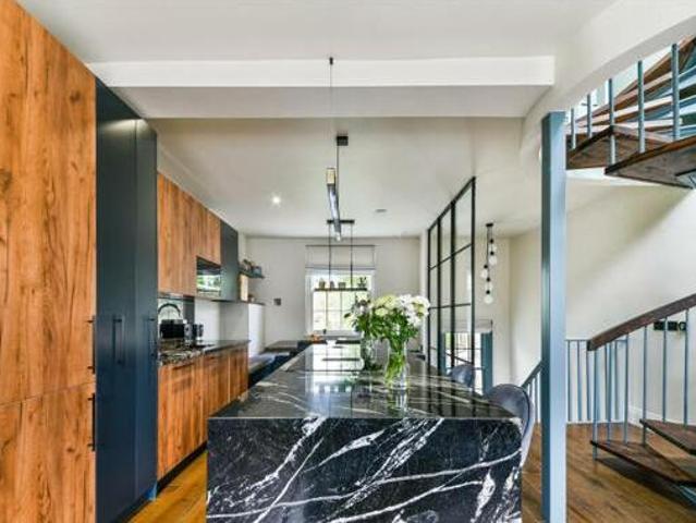 2 Bedroom Flat For Rent In London