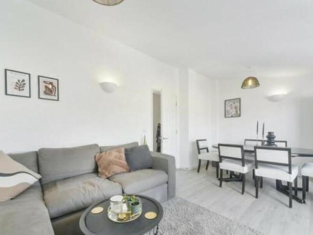 2 Bedroom Flat For Rent In London