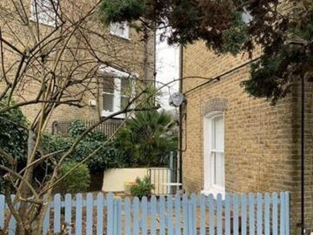 2 Bedroom Flat For Rent In London