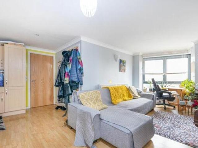 2 Bedroom Flat For Rent In London
