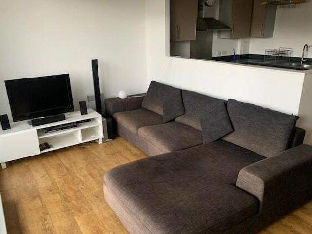 2 Bedroom Flat For Rent In London